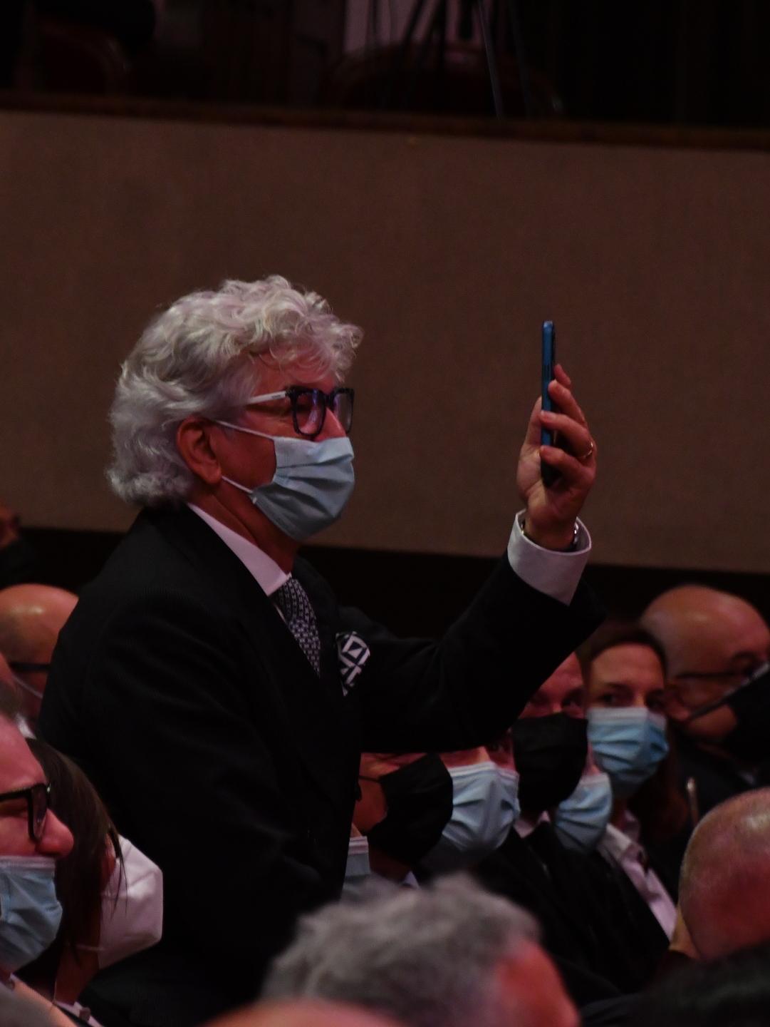 In platea anche Antonio Razzi Selfie con le matricole e Solinas - La Nuova Sardegna