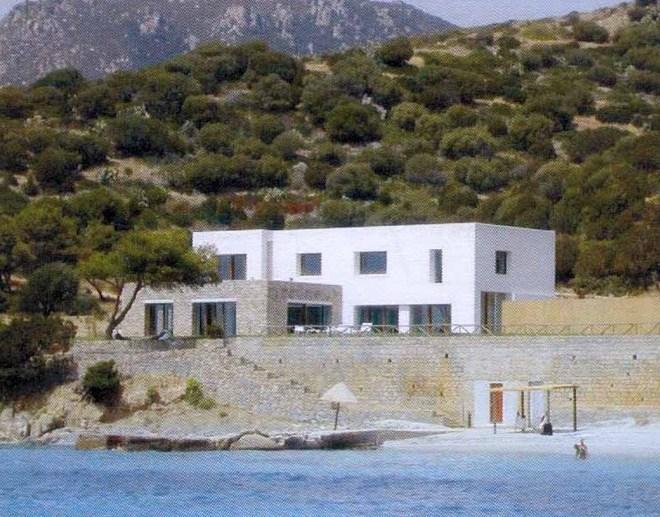 In vendita per 24 milioni la villa al mare di Renato Soru - La Nuova ...