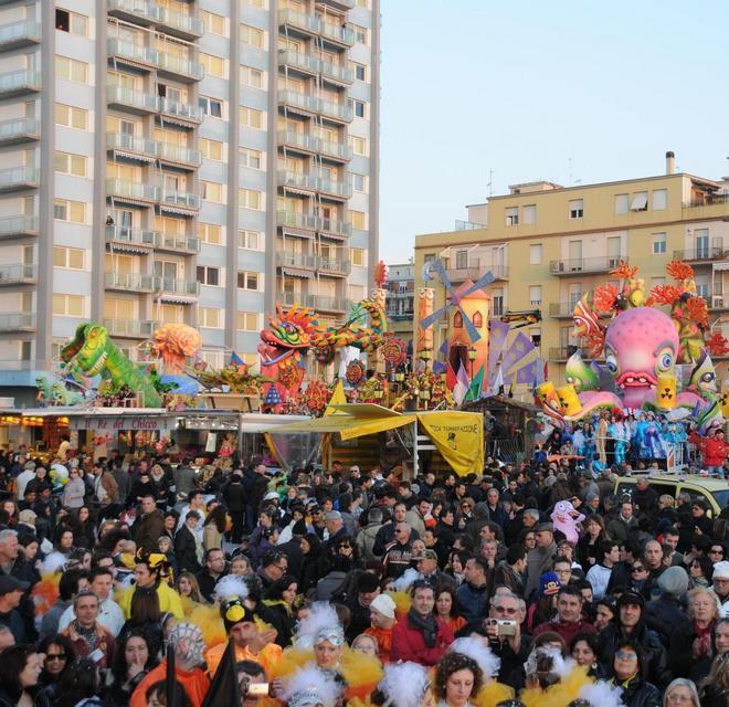 Stasera la più bella del carnevale - Il Tirreno