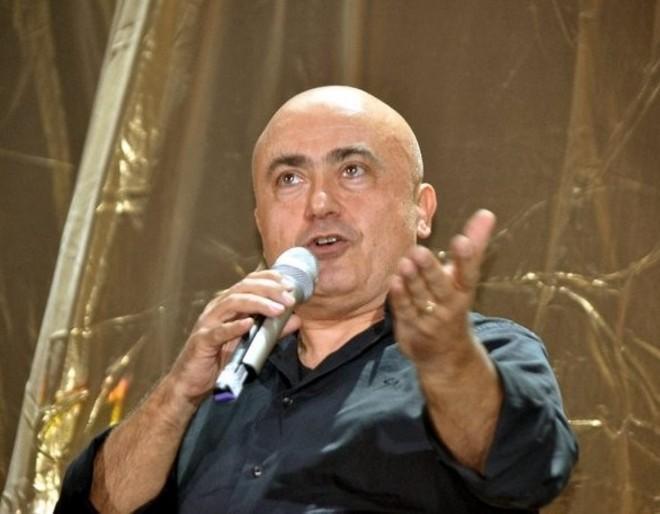 “Il sosia di Lui”: Paolo Cevoli scherza con la storia e il Duce ...