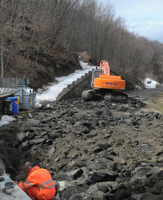 Emergenza a Palagano: frana il fianco del monte. Nel pomeriggio riapre ...