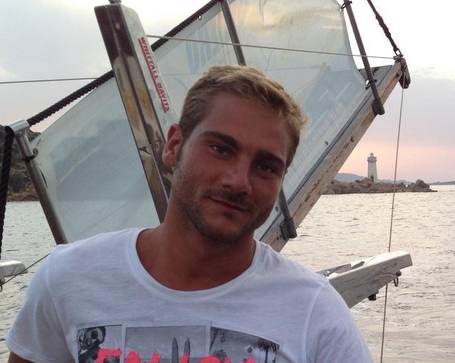 Morto in viale Sauro, oggi i funerali «Niente autopsia su Loris» Il Tirreno