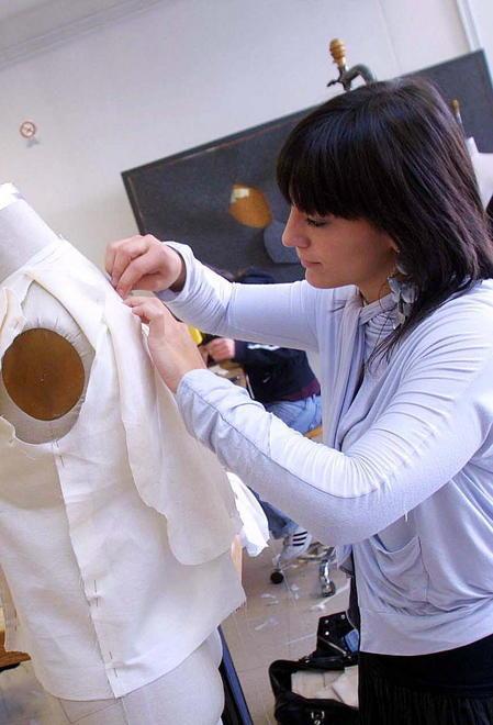 L’arte del cucito può diventare un lavoro stabile - Il Tirreno