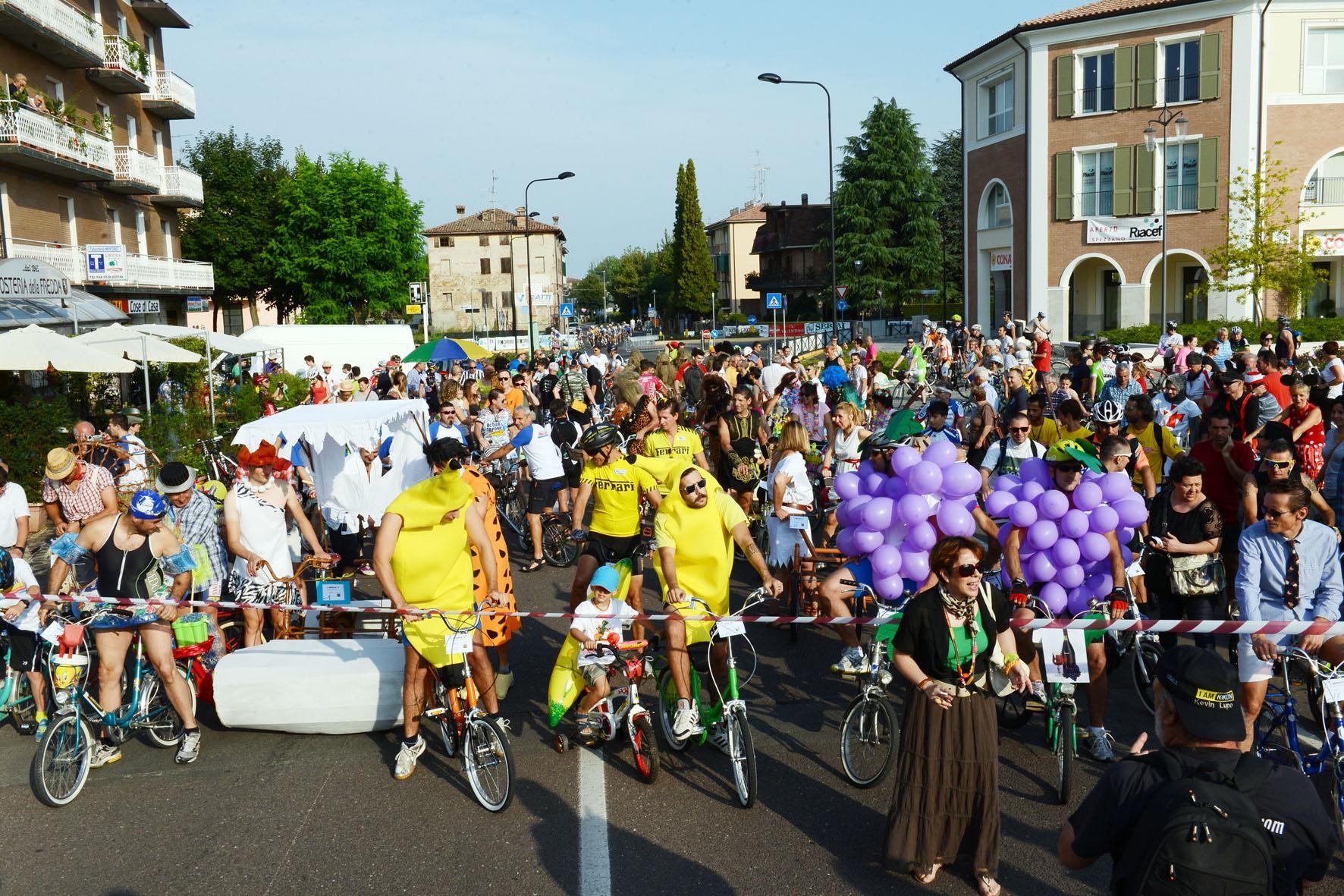 Tutti in Graziella da Spezzano a Serra Gazzetta di Modena